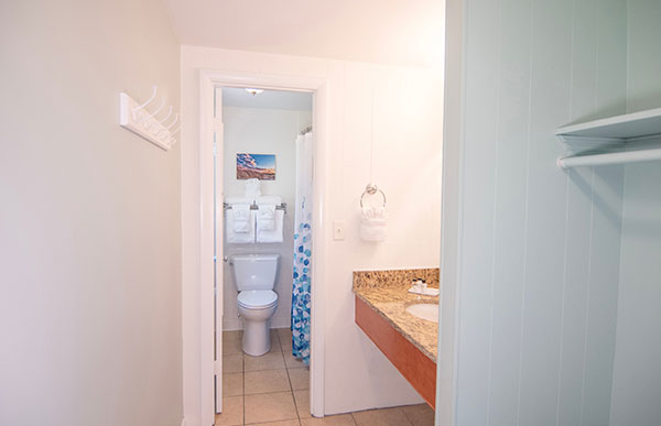 Provincetown Accommodations - Cape Colony Inn
