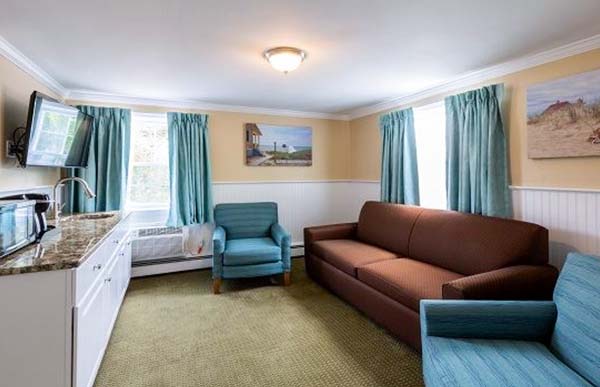 Provincetown Accommodations - Cape Colony Inn